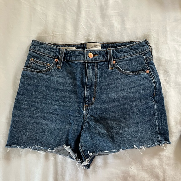 Universal Thread | Shorts | Universal Thread Vintage Midi Denim Shorts ...